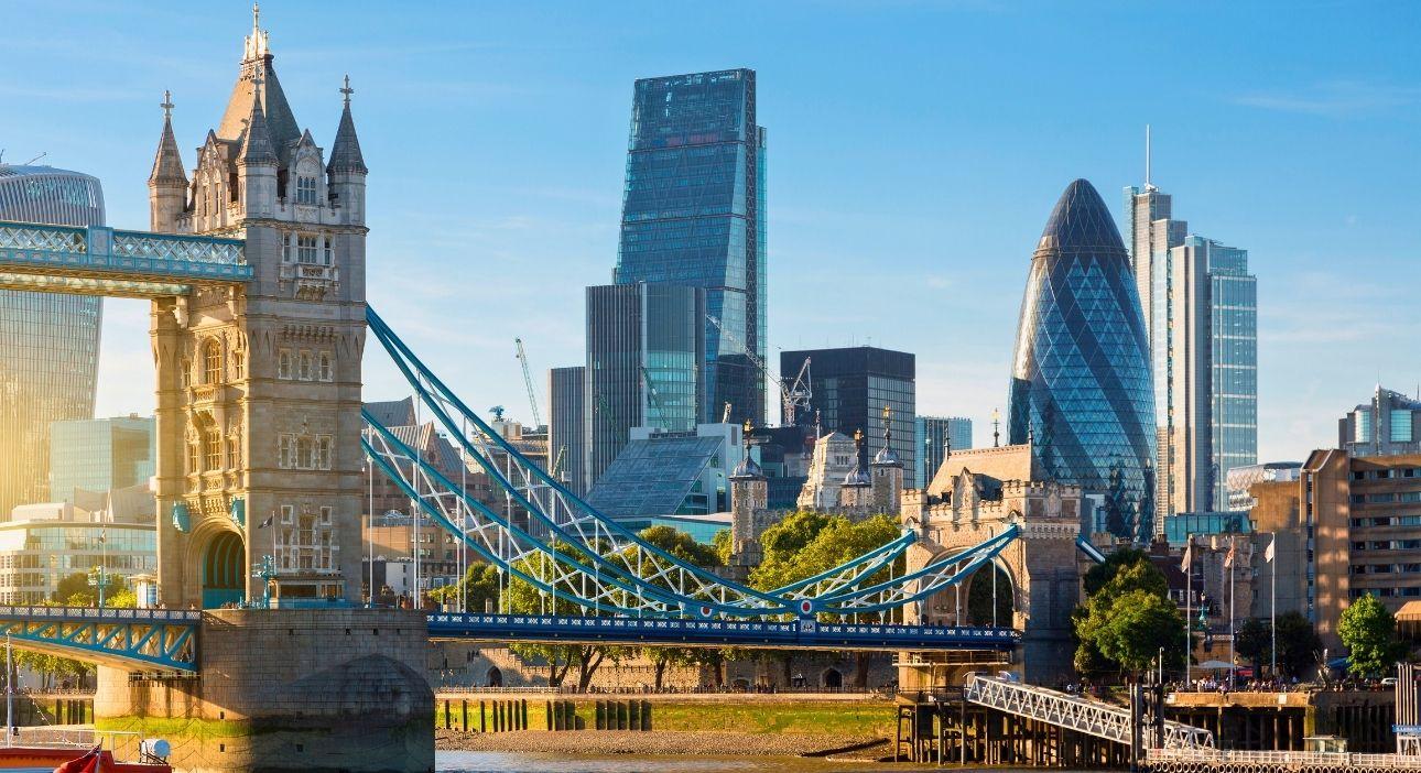 Flights to London | airBaltic